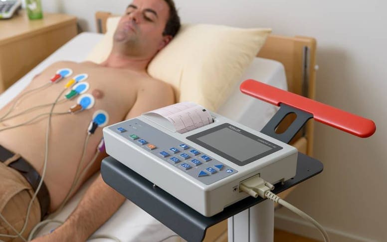 L’ECG en médecine générale : quand devient-il nécessaire ? | Blog du ...